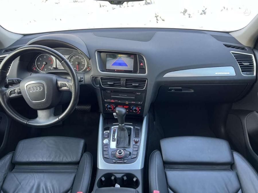 White Audi Q5 2009 in Kazlu Ruda, with an engine capacity of 2.97 L and mileage of 285 thousand km for 8800 €, photo 18 on AUTOMOTO.COM.LV