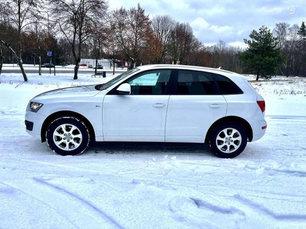 Balts Audi Q5 2009 Kauņa, ar dzinēja tilpumu 2.00 L un nobraukumu 215 tūkst. km par 7599 €, foto 4 vietnē AUTOMOTO.COM.LV