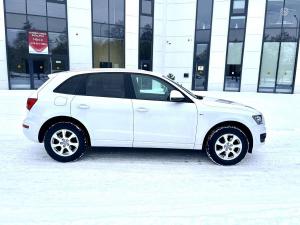 White Audi Q5 2009 in Kaunas, with an engine capacity of 2.00 L and mileage of 215 thousand km for 7599 €, photo 8 on AUTOMOTO.COM.LV