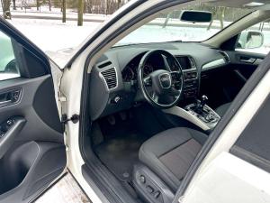 White Audi Q5 2009 in Kaunas, with an engine capacity of 2.00 L and mileage of 215 thousand km for 7599 €, photo 14 on AUTOMOTO.COM.LV