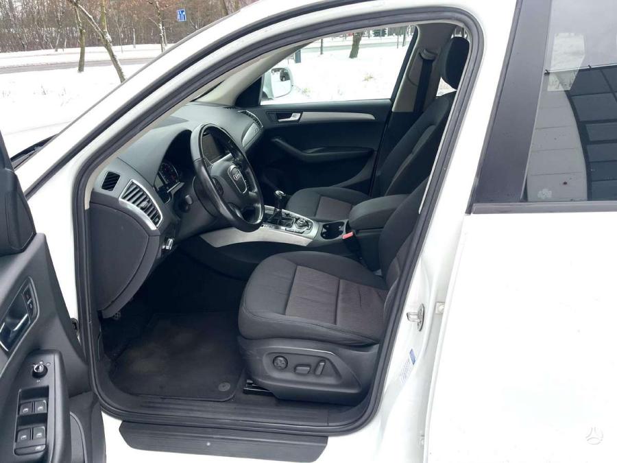 White Audi Q5 2009 in Kaunas, with an engine capacity of 2.00 L and mileage of 215 thousand km for 7599 €, photo 15 on AUTOMOTO.COM.LV