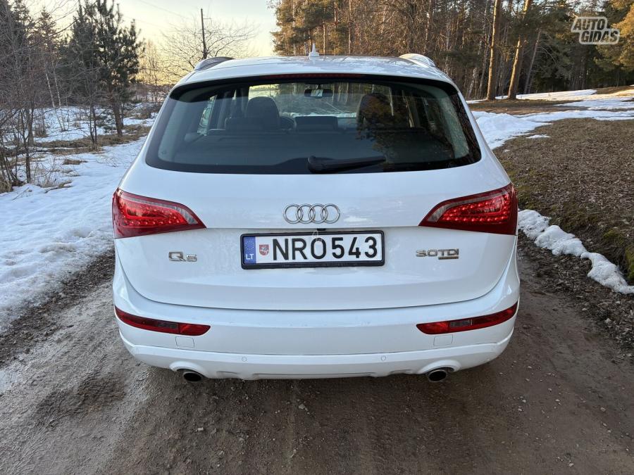 White Audi Q5 2009 in Vilnius, with an engine capacity of 3.00 L and mileage of 314 thousand km for 6400 €, photo 1 on AUTOMOTO.COM.LV