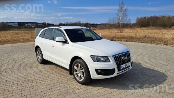 Balts Audi Q5 2009 Rīga, ar dzinēja tilpumu 2.00 L un nobraukumu 335 tūkst. km par 7955 €, foto 2 vietnē AUTOMOTO.COM.LV