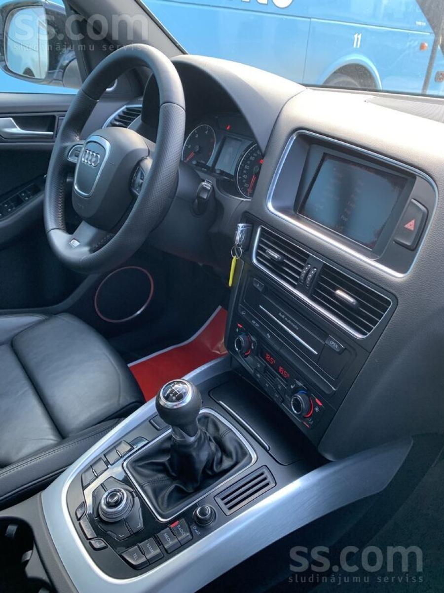 Balts Audi Q5 2009 Rīga, ar dzinēja tilpumu 2.00 L un nobraukumu 379 tūkst. km par 8790 €, foto 14 vietnē AUTOMOTO.COM.LV