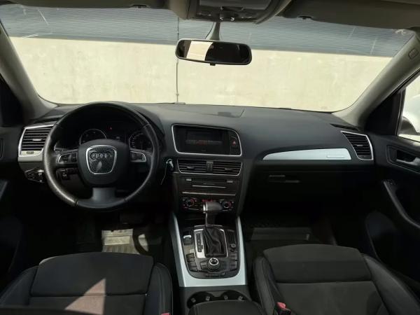 White Audi Q5 2009 in Riga, with an engine capacity of 3.00 L and mileage of 293 thousand km for 7900 €, photo 7 on AUTOMOTO.COM.LV
