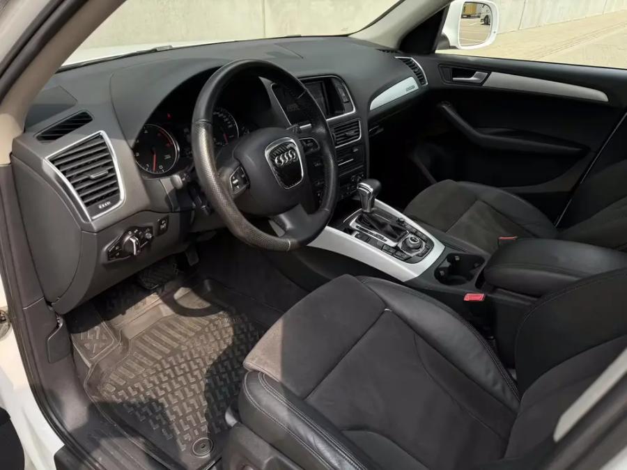 Balts Audi Q5 2009 Rīga, ar dzinēja tilpumu 3.00 L un nobraukumu 293 tūkst. km par 7900 €, foto 9 vietnē AUTOMOTO.COM.LV