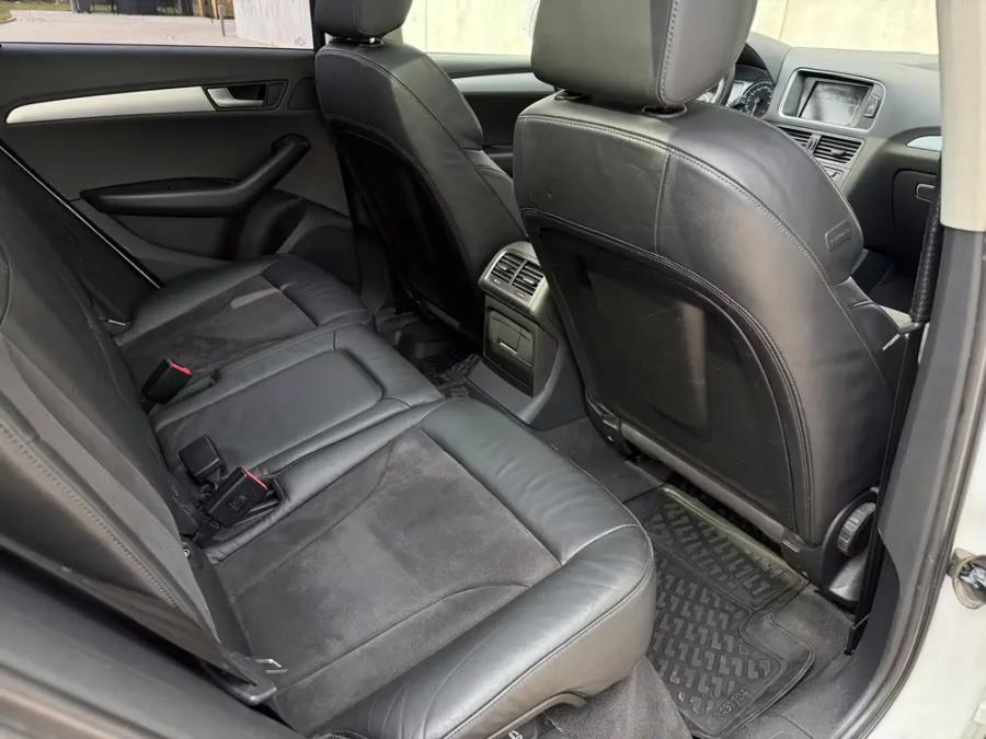 Balts Audi Q5 2009 Rīga, ar dzinēja tilpumu 3.00 L un nobraukumu 293 tūkst. km par 7900 €, foto 11 vietnē AUTOMOTO.COM.LV