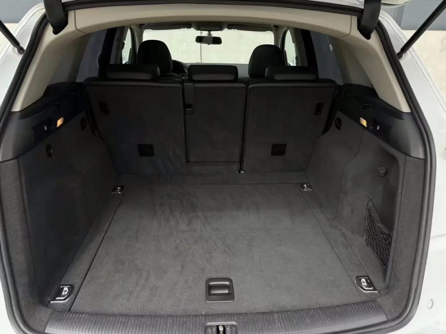 Balts Audi Q5 2009 Rīga, ar dzinēja tilpumu 3.00 L un nobraukumu 293 tūkst. km par 7900 €, foto 12 vietnē AUTOMOTO.COM.LV