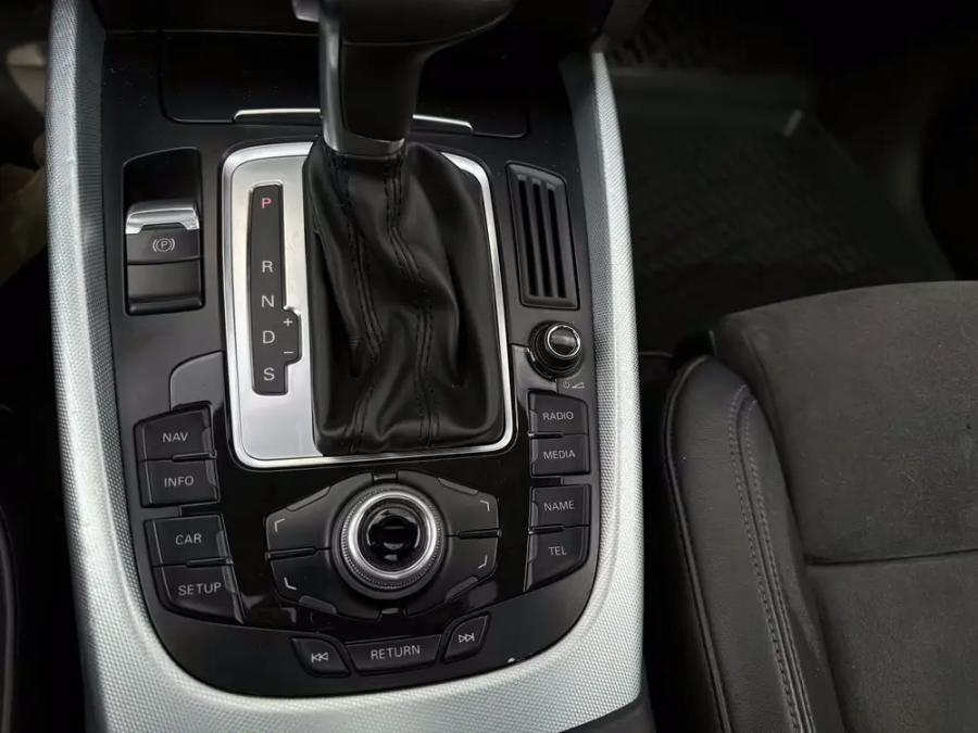 Balts Audi Q5 2009 Rīga, ar dzinēja tilpumu 3.00 L un nobraukumu 293 tūkst. km par 7900 €, foto 13 vietnē AUTOMOTO.COM.LV