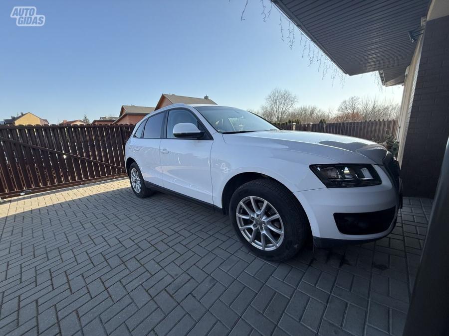 Balts Audi Q5 2009 Panevēža, ar dzinēja tilpumu 2.00 L un nobraukumu 270 tūkst. km par 8300 €, foto 4 vietnē AUTOMOTO.COM.LV