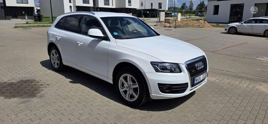 White Audi Q5 2009 in Vilnius, with an engine capacity of 1.97 L and mileage of 298 thousand km for 5950 €, photo 3 on AUTOMOTO.COM.LV