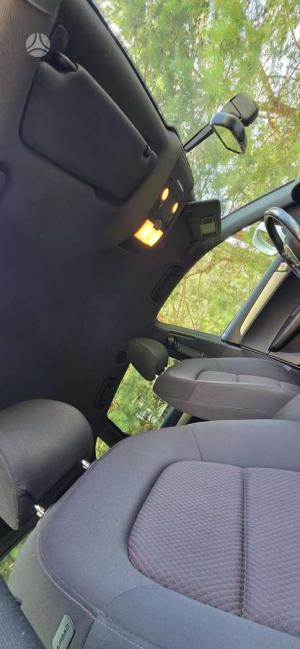 White Audi Q5 2009 in Vilnius, with an engine capacity of 1.97 L and mileage of 298 thousand km for 5950 €, photo 15 on AUTOMOTO.COM.LV