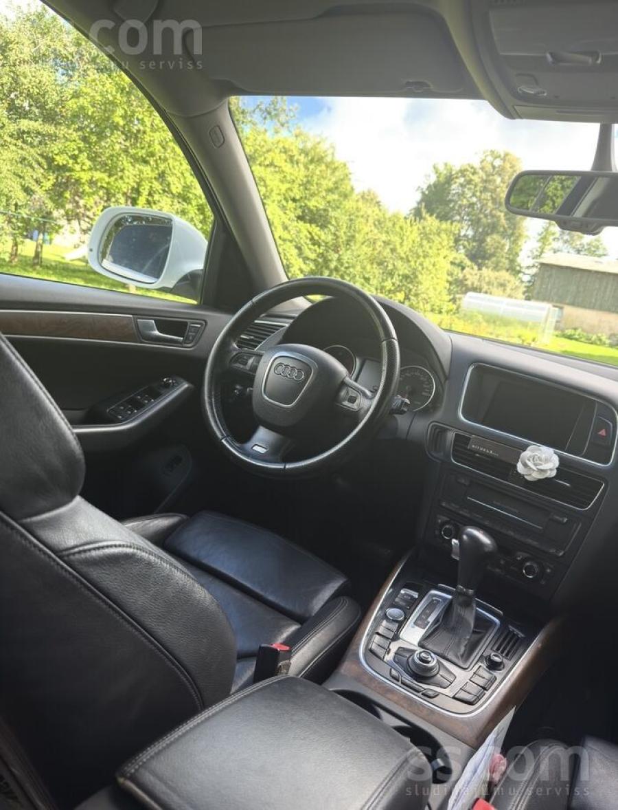 Balts Audi Q5 2009 Valmiera, ar dzinēja tilpumu 3.00 L un nobraukumu 375 tūkst. km par 8000 €, foto 3 vietnē AUTOMOTO.COM.LV