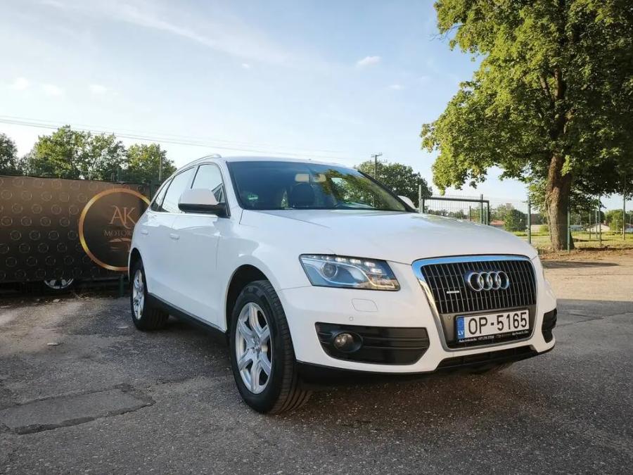 White Audi Q5 2009 in Cesis, with an engine capacity of 2.00 L and mileage of 266 thousand km for 7750 €, photo 1 on AUTOMOTO.COM.LV