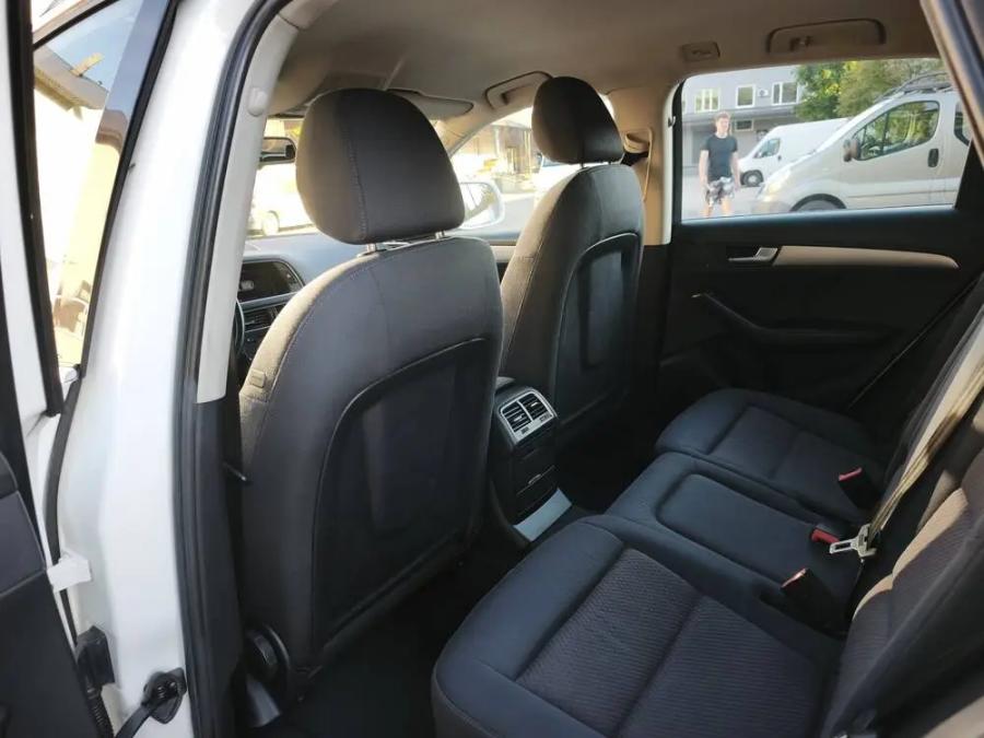 White Audi Q5 2009 in Cesis, with an engine capacity of 2.00 L and mileage of 266 thousand km for 7750 €, photo 13 on AUTOMOTO.COM.LV
