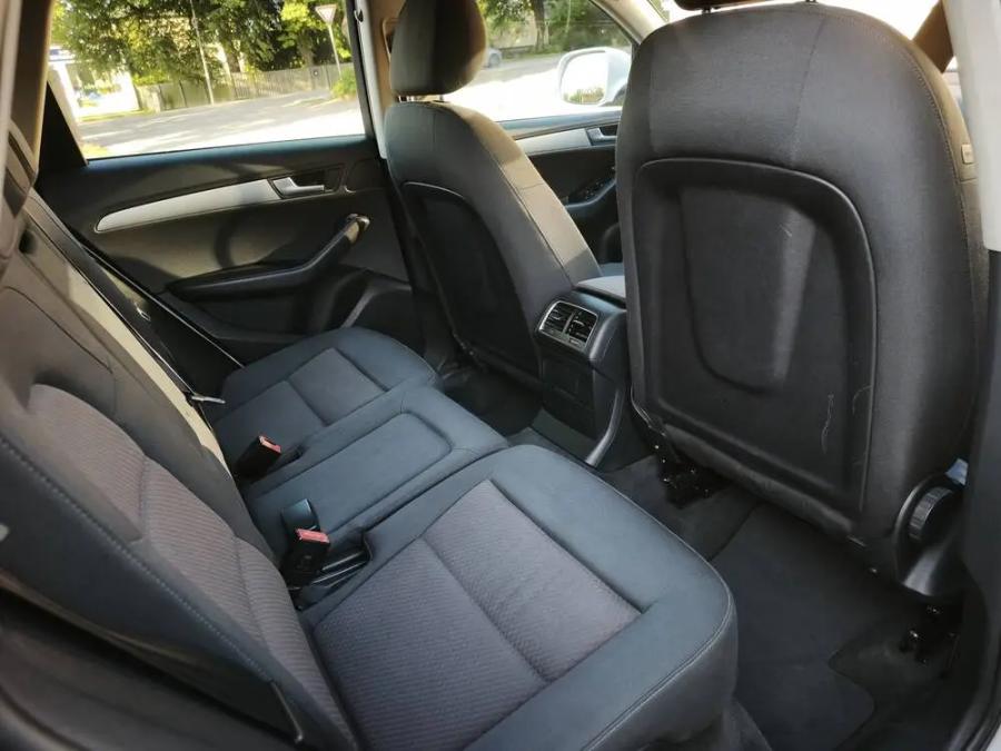 White Audi Q5 2009 in Cesis, with an engine capacity of 2.00 L and mileage of 266 thousand km for 7750 €, photo 15 on AUTOMOTO.COM.LV