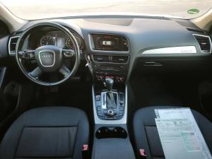 White Audi Q5 2009 in Cesis, with an engine capacity of 2.00 L and mileage of 266 thousand km for 7750 €, photo 20 on AUTOMOTO.COM.LV