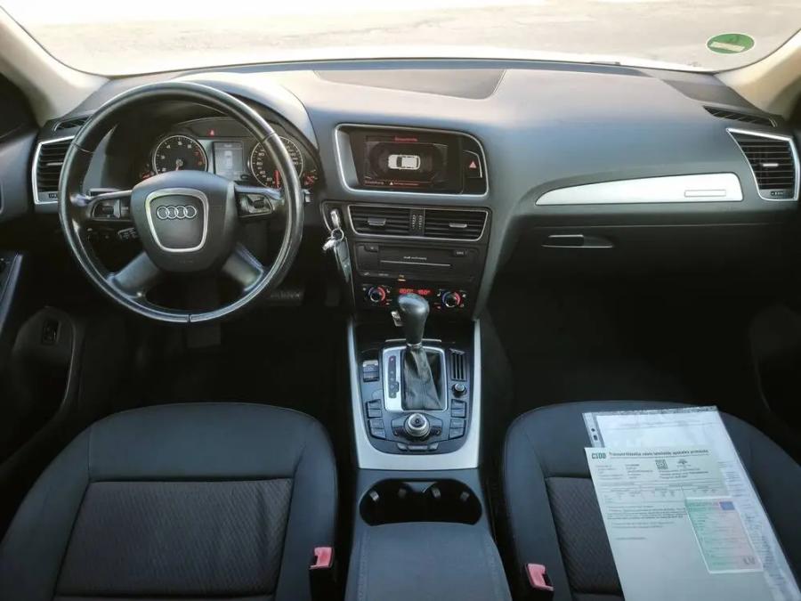White Audi Q5 2009 in Cesis, with an engine capacity of 2.00 L and mileage of 266 thousand km for 7750 €, photo 20 on AUTOMOTO.COM.LV