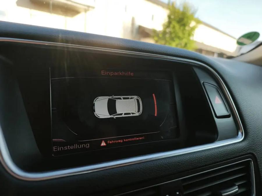 White Audi Q5 2009 in Cesis, with an engine capacity of 2.00 L and mileage of 266 thousand km for 7750 €, photo 24 on AUTOMOTO.COM.LV