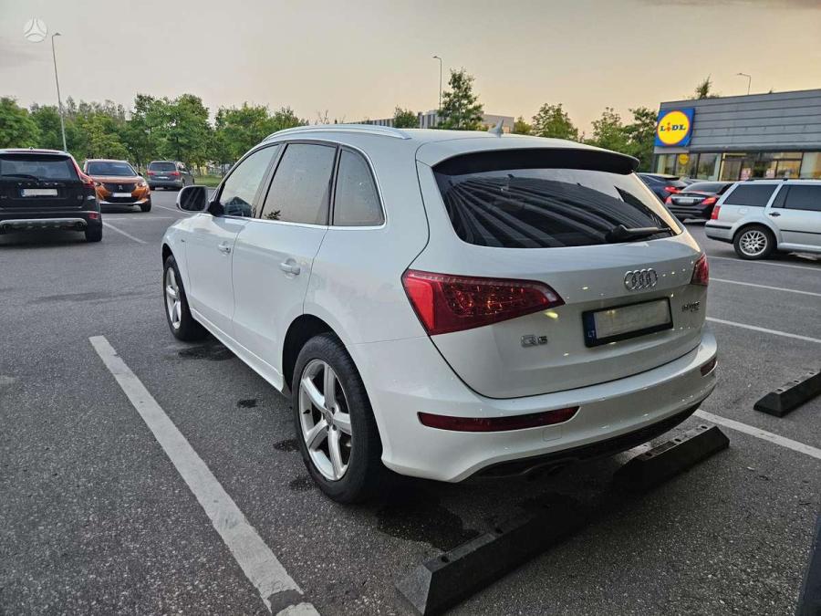 White Audi Q5 2009 in Vilnius, with an engine capacity of 1.97 L and mileage of 292 thousand km for 6900 €, photo 6 on AUTOMOTO.COM.LV