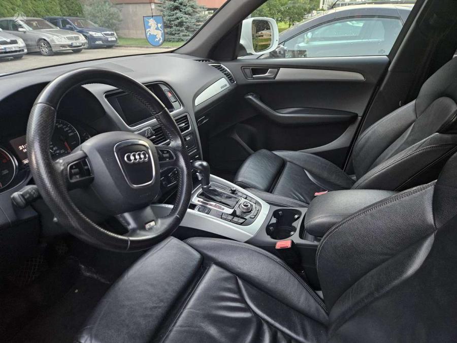 White Audi Q5 2009 in Vilnius, with an engine capacity of 1.97 L and mileage of 292 thousand km for 6900 €, photo 10 on AUTOMOTO.COM.LV