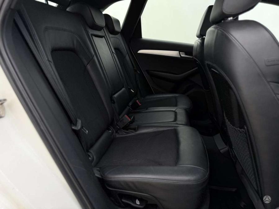 White Audi Q5 2009 in Vilnius, with an engine capacity of 1.97 L and mileage of 303 thousand km for 6500 €, photo 14 on AUTOMOTO.COM.LV