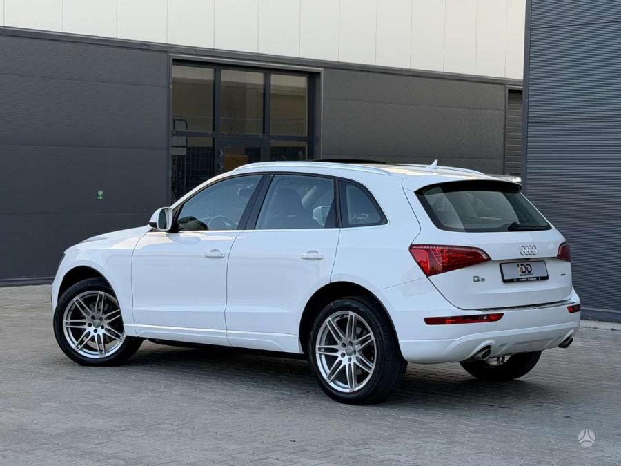 Balts Audi Q5 2009 Kauņa, ar dzinēja tilpumu 2.97 L un nobraukumu 296 tūkst. km par 9190 €, foto 4 vietnē AUTOMOTO.COM.LV