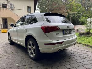 White Audi Q5 2009 in Vilnius, with an engine capacity of 2.97 L and mileage of 272 thousand km for 6999 €, photo 7 on AUTOMOTO.COM.LV