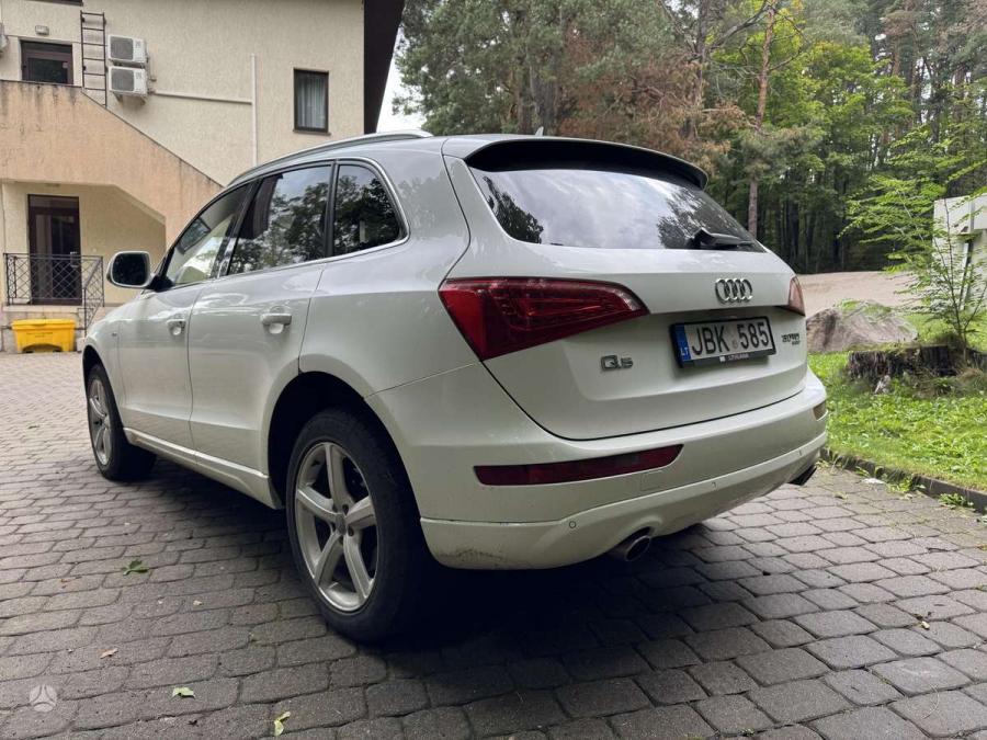 White Audi Q5 2009 in Vilnius, with an engine capacity of 2.97 L and mileage of 272 thousand km for 6999 €, photo 7 on AUTOMOTO.COM.LV