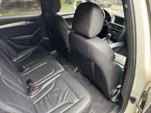 White Audi Q5 2009 in Vilnius, with an engine capacity of 2.97 L and mileage of 272 thousand km for 6999 €, photo 9 on AUTOMOTO.COM.LV