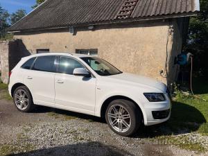 White Audi Q5 2009 in Tallinn, with an engine capacity of 2.00 L and mileage of 168 thousand km for 8900 €, photo  on AUTOMOTO.COM.LV