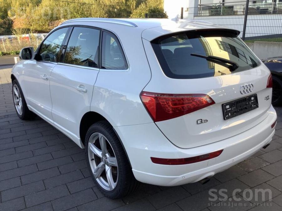White Audi Q5 2009 in Riga, with an engine capacity of 2.00 L and mileage of 200 thousand km for 8500 €, photo 4 on AUTOMOTO.COM.LV