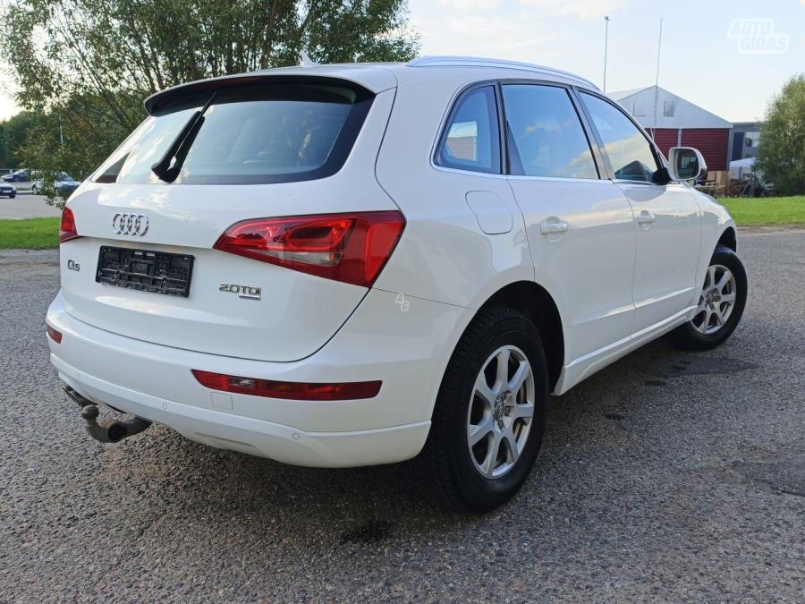 Balts Audi Q5 2009 Utena, ar dzinēja tilpumu 2.00 L un nobraukumu 267 tūkst. km par 8200 €, foto 5 vietnē AUTOMOTO.COM.LV