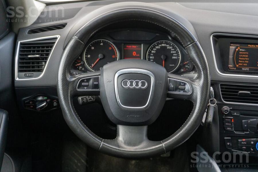 Balts Audi Q5 2010 Rīga, ar dzinēja tilpumu 2.00 L un nobraukumu 269 tūkst. km par 8690 €, foto 14 vietnē AUTOMOTO.COM.LV