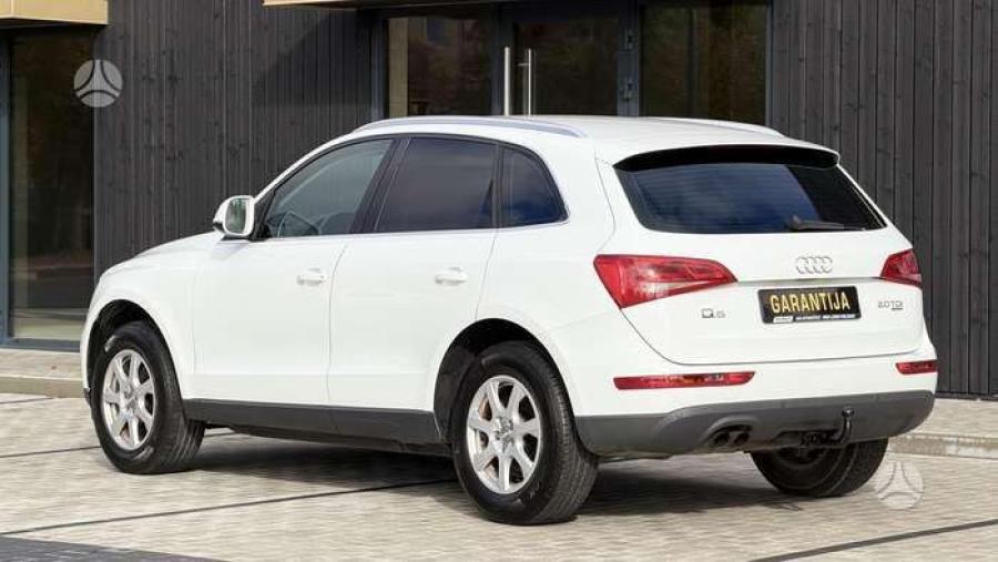 White Audi Q5 2010 in Siauliai, with an engine capacity of 1.97 L and mileage of 264 thousand km for 10950 €, photo 3 on AUTOMOTO.COM.LV