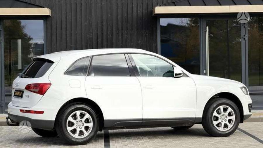 White Audi Q5 2010 in Siauliai, with an engine capacity of 1.97 L and mileage of 264 thousand km for 10950 €, photo 16 on AUTOMOTO.COM.LV