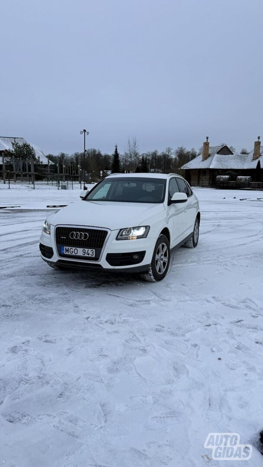 White Audi Q5 2010 in Vilnius, with an engine capacity of 2.00 L and mileage of 198 thousand km for 4150 €, photo 1 on AUTOMOTO.COM.LV