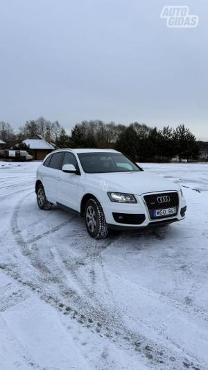 White Audi Q5 2010 in Vilnius, with an engine capacity of 2.00 L and mileage of 198 thousand km for 4150 €, photo 2 on AUTOMOTO.COM.LV
