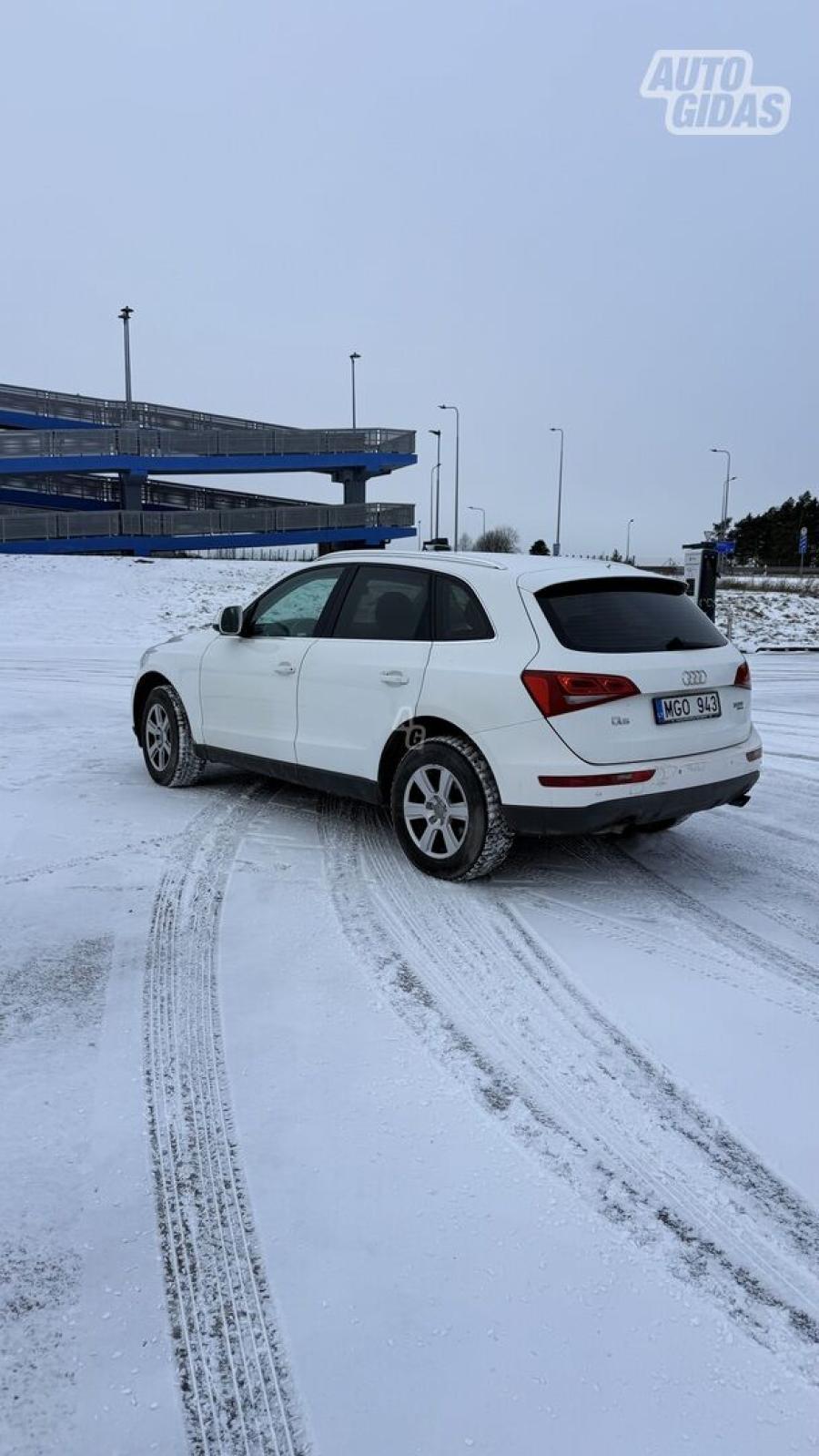 White Audi Q5 2010 in Vilnius, with an engine capacity of 2.00 L and mileage of 198 thousand km for 4150 €, photo 4 on AUTOMOTO.COM.LV