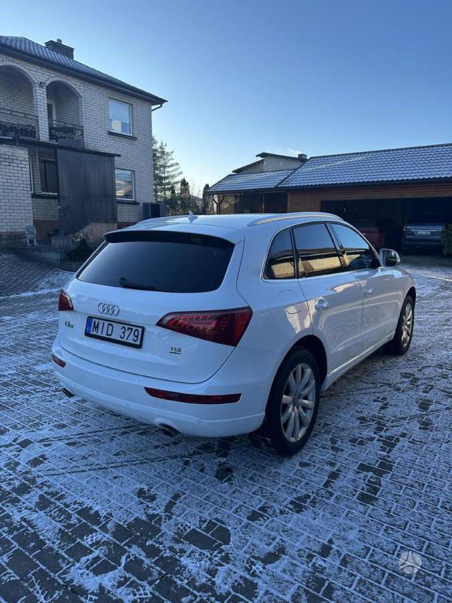 Balts Audi Q5 2010 Jurbarkas, ar dzinēja tilpumu 2.97 L un nobraukumu 233 tūkst. km par 8800 €, foto 4 vietnē AUTOMOTO.COM.LV