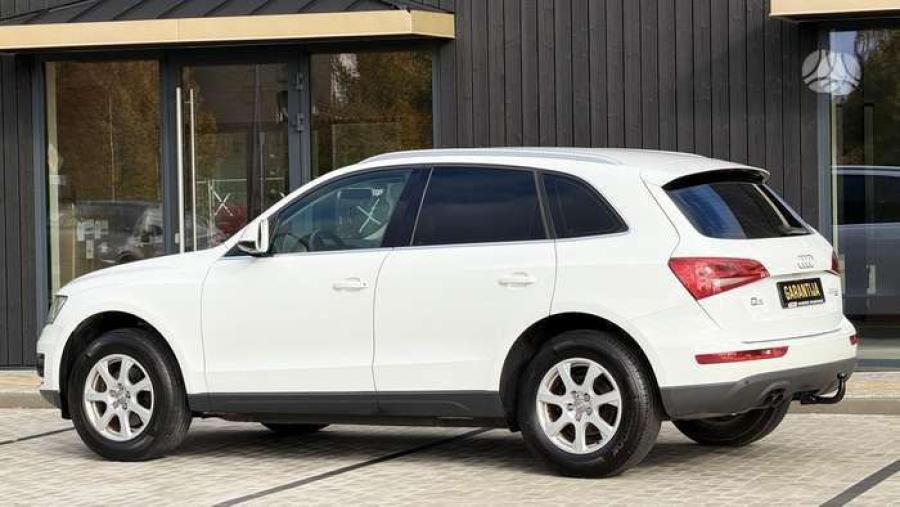 White Audi Q5 2010 in Siauliai, with an engine capacity of 1.97 L and mileage of 264 thousand km for 10950 €, photo 15 on AUTOMOTO.COM.LV