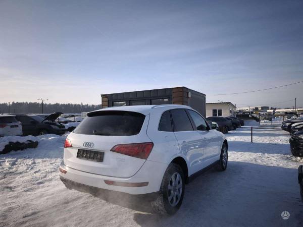 Balts Audi Q5 2010 Viļņa, ar dzinēja tilpumu 2.00 L un nobraukumu 241 tūkst. km par 9650 €, foto 4 vietnē AUTOMOTO.COM.LV