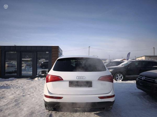 Balts Audi Q5 2010 Viļņa, ar dzinēja tilpumu 2.00 L un nobraukumu 241 tūkst. km par 9650 €, foto 5 vietnē AUTOMOTO.COM.LV