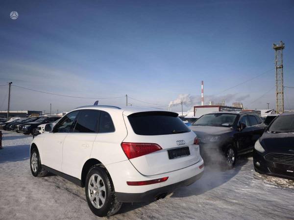 Balts Audi Q5 2010 Viļņa, ar dzinēja tilpumu 2.00 L un nobraukumu 241 tūkst. km par 9650 €, foto 6 vietnē AUTOMOTO.COM.LV