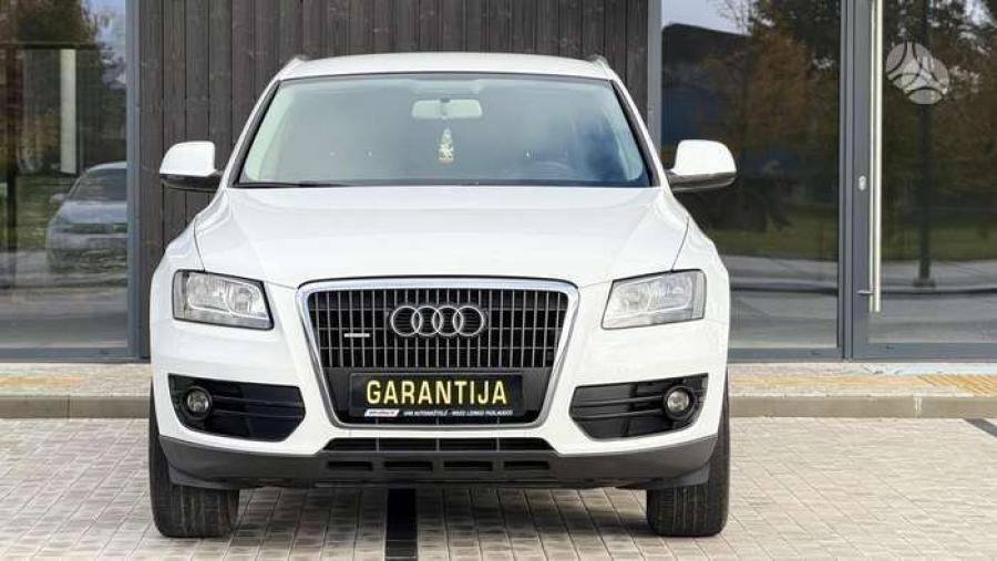 White Audi Q5 2010 in Siauliai, with an engine capacity of 1.97 L and mileage of 264 thousand km for 10950 €, photo 5 on AUTOMOTO.COM.LV