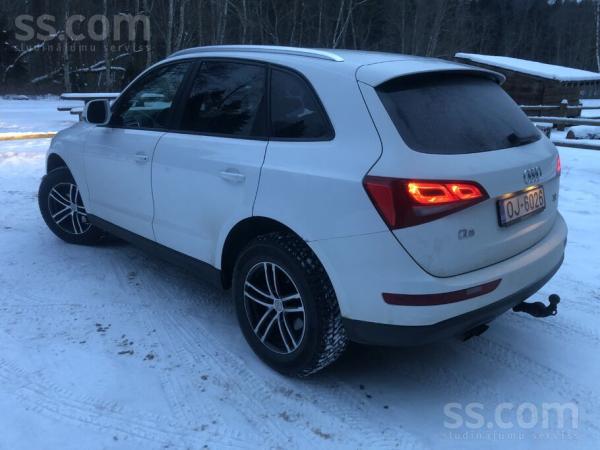 Balts Audi Q5 2010 Rīga, ar dzinēja tilpumu 2.00 L un nobraukumu 270 tūkst. km par 7500 €, foto 2 vietnē AUTOMOTO.COM.LV