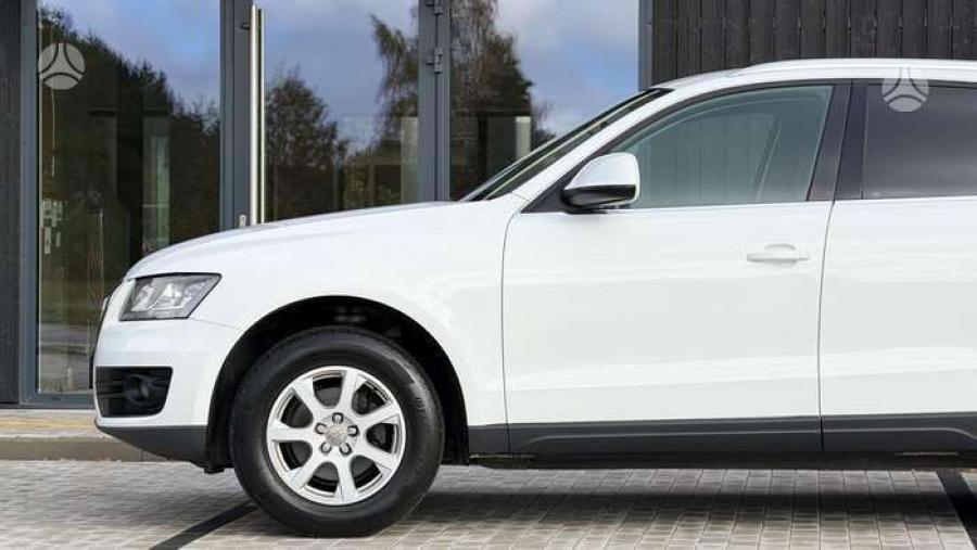 White Audi Q5 2010 in Siauliai, with an engine capacity of 1.97 L and mileage of 264 thousand km for 10950 €, photo 13 on AUTOMOTO.COM.LV