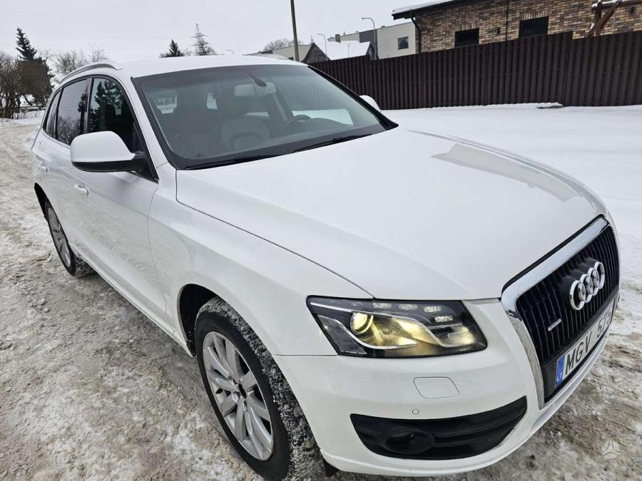 Balts Audi Q5 2010 Kauņa, ar dzinēja tilpumu 2.97 L un nobraukumu 299 tūkst. km par 7950 €, foto 1 vietnē AUTOMOTO.COM.LV