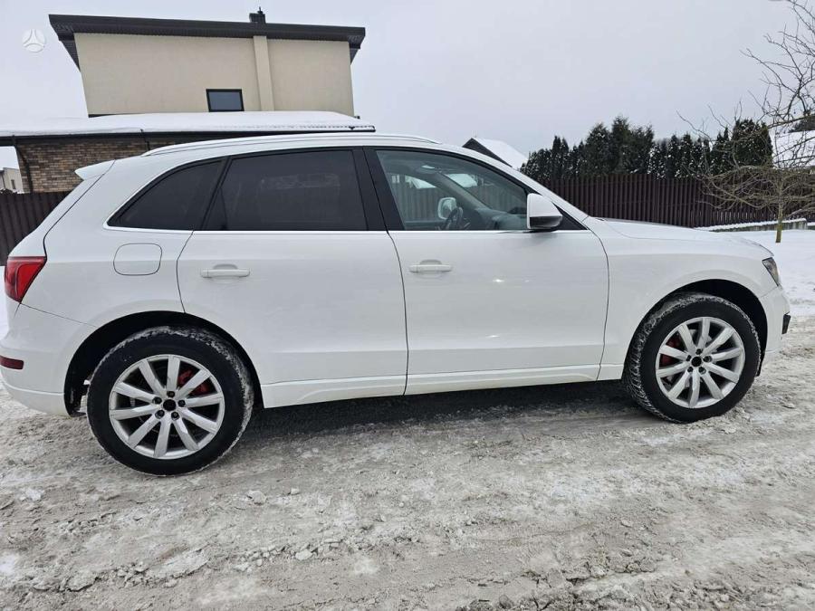 Balts Audi Q5 2010 Kauņa, ar dzinēja tilpumu 2.97 L un nobraukumu 299 tūkst. km par 7950 €, foto 4 vietnē AUTOMOTO.COM.LV