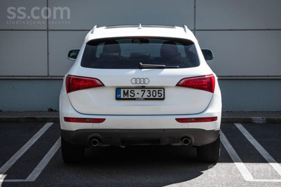 White Audi Q5 2010 in Riga, with an engine capacity of 3.00 L and mileage of 338 thousand km for 7490 €, photo 7 on AUTOMOTO.COM.LV